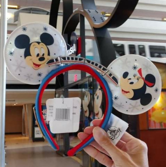 Loungefly | Accessories | Firm Nwt Disney Parks Loungefly Contemporary ...